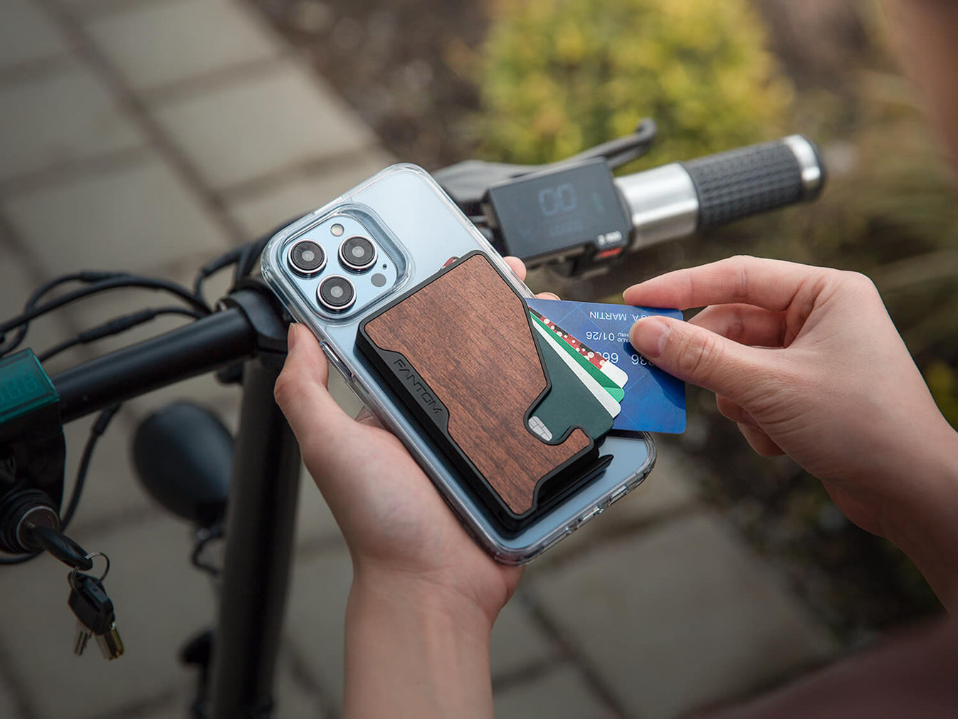 Fantom M | MagSafe Card Fanning Aluminum Wallet – Fantom Wallet | Quick ...