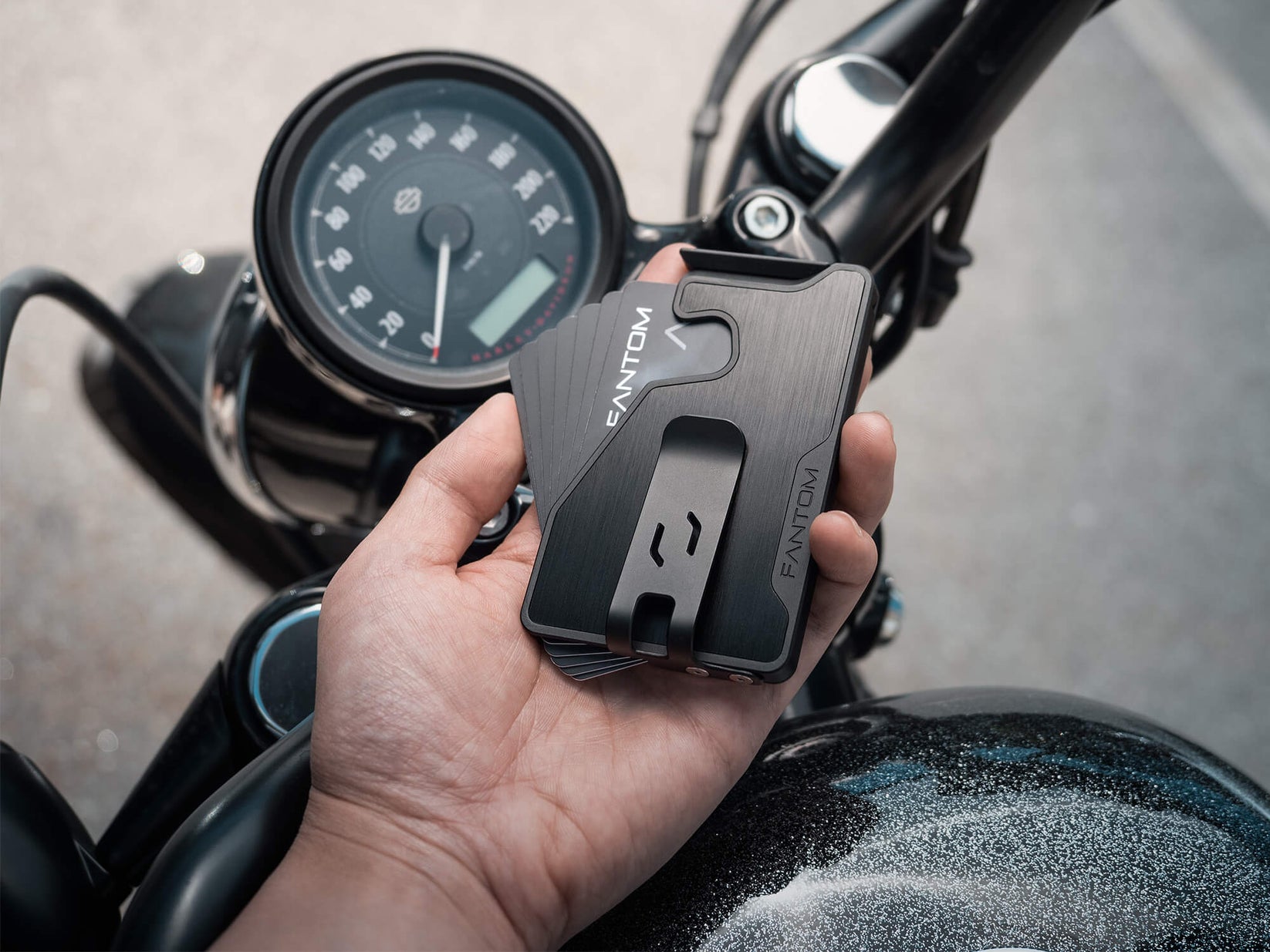 Fantom M | MagSafe Card Fanning Aluminum Wallet – Fantom Wallet | Quick ...